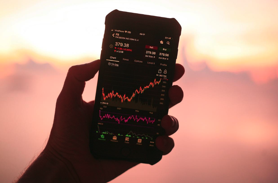 Exploring How Mobile Apps Have Changed The Trading World