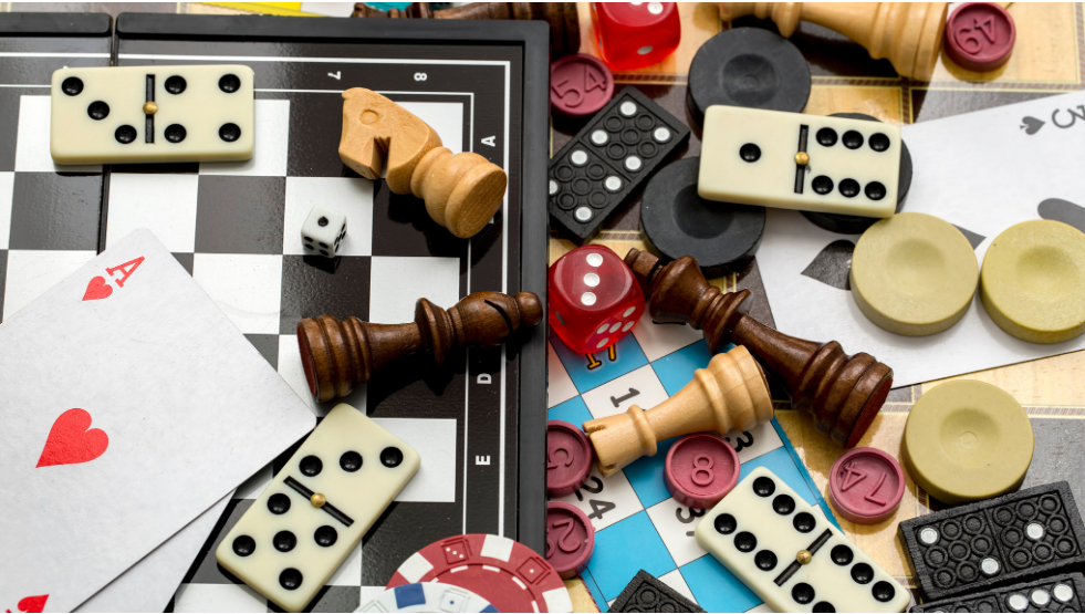 Live-Streaming Table Games And Their Online Communities